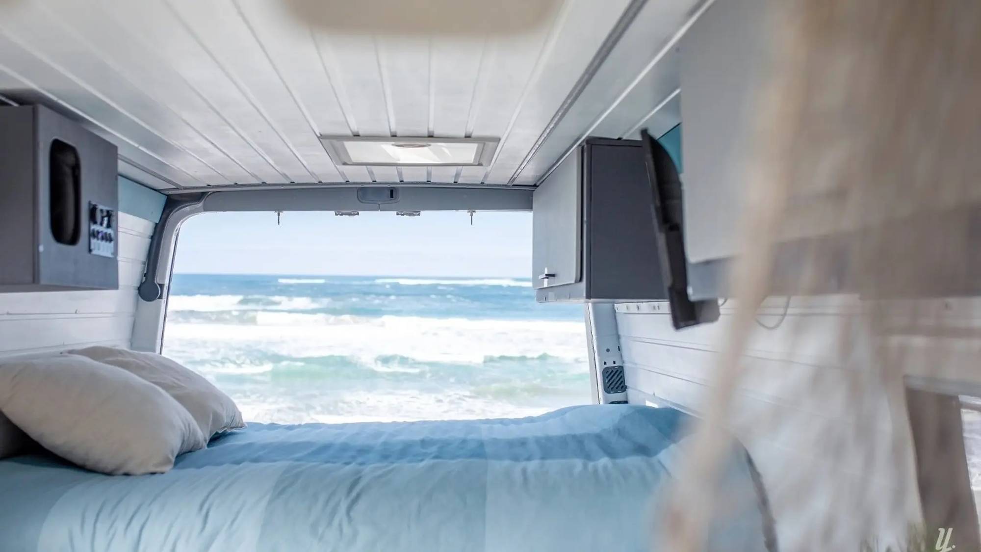 Lit escamotable ou lit fixe : quel est le meilleur choix pour un van ...