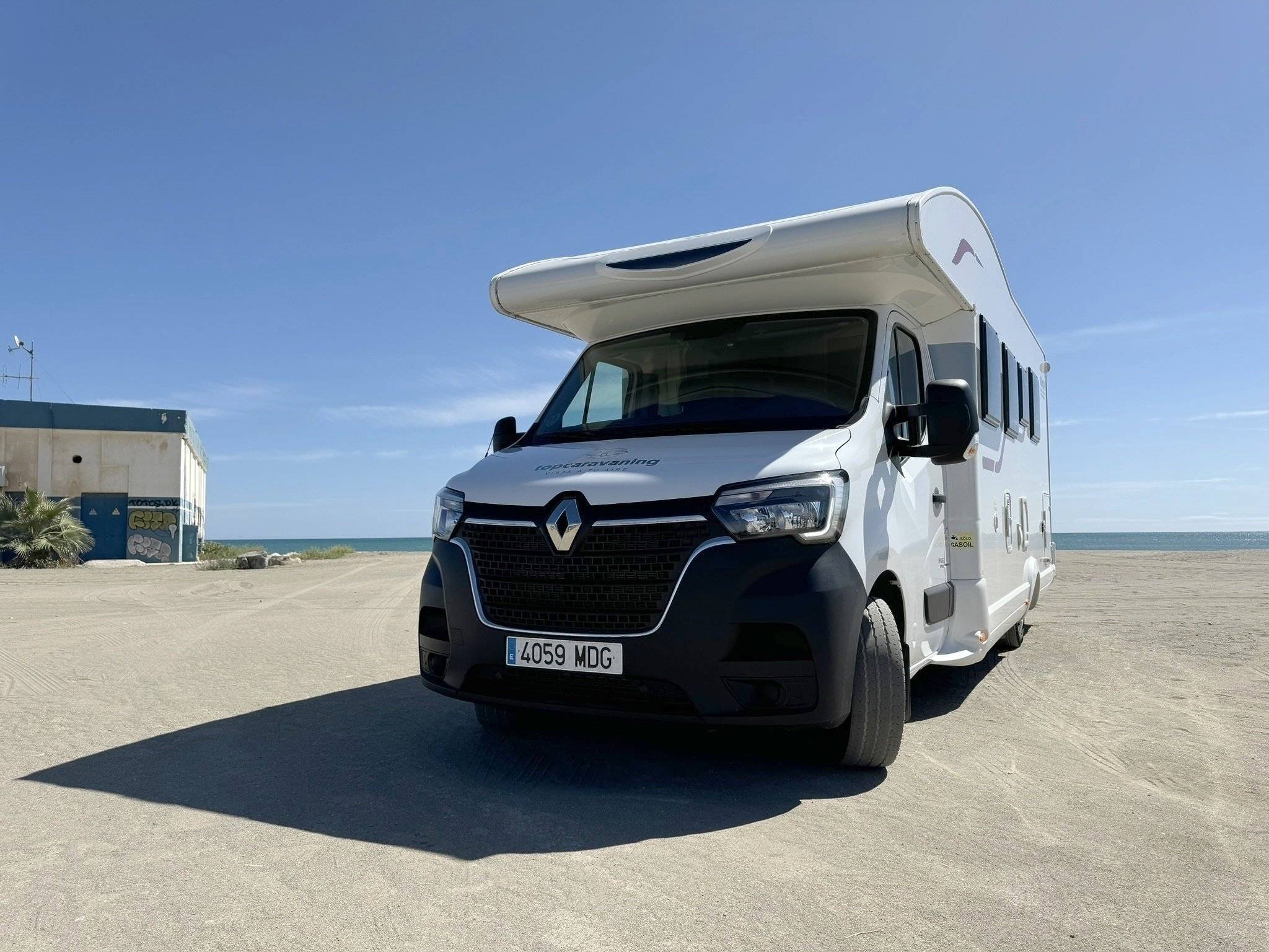 Location Low profile motorhome - Málaga - Rimor Hygge 69 Plus - Hotel ...