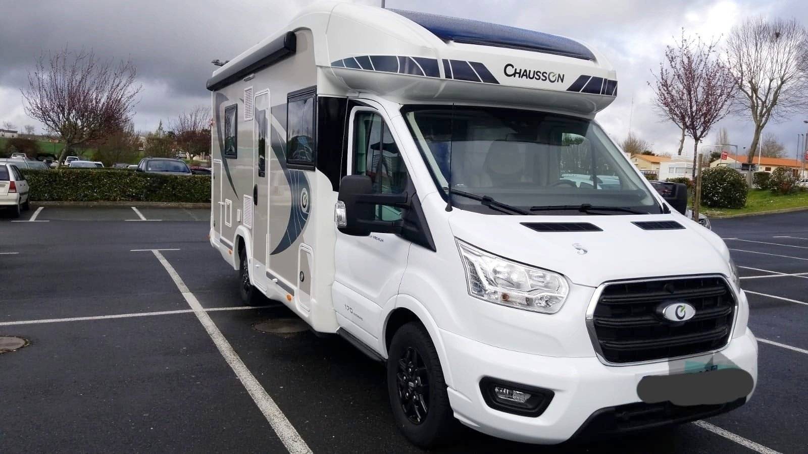Location Camping-car profilé | Chéroy - Ford Chausson 720 - 65079 - Yescapa