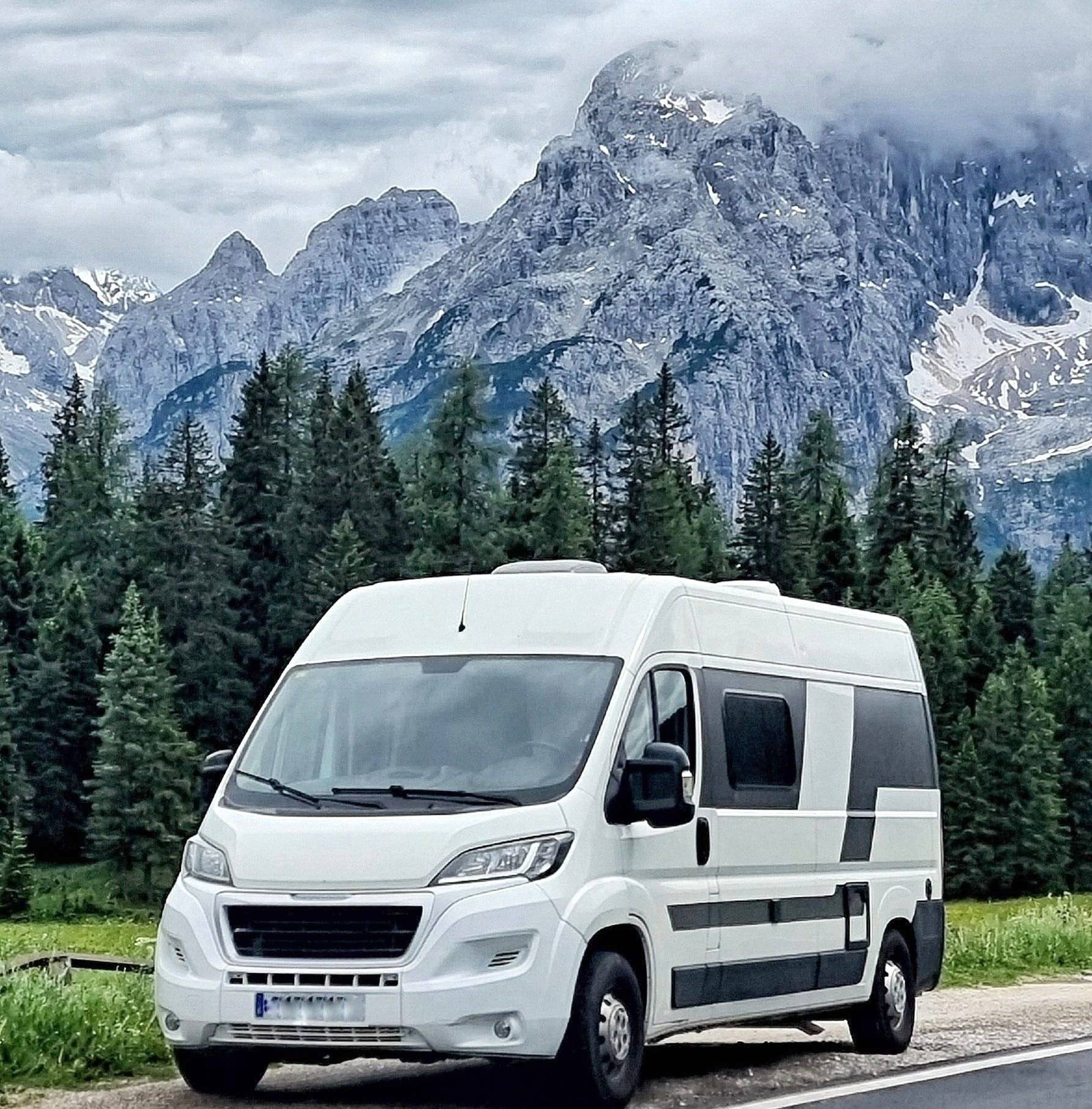 Aluguer Campervan - Pallejà - Peugeot Boxer Furgon Pack 335 L3 H2 BHDI ...