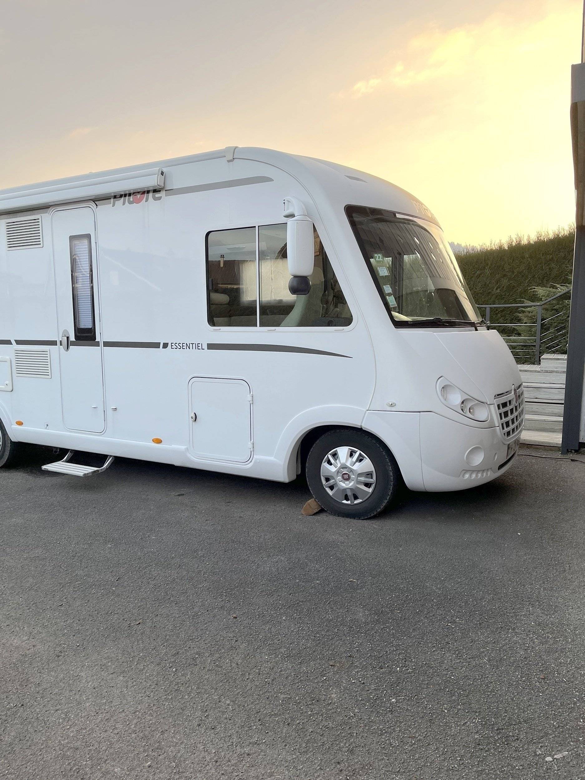 Aluguer Autocaravana integral - Ramonchamp - Pilote G740 - 61290 - Yescapa