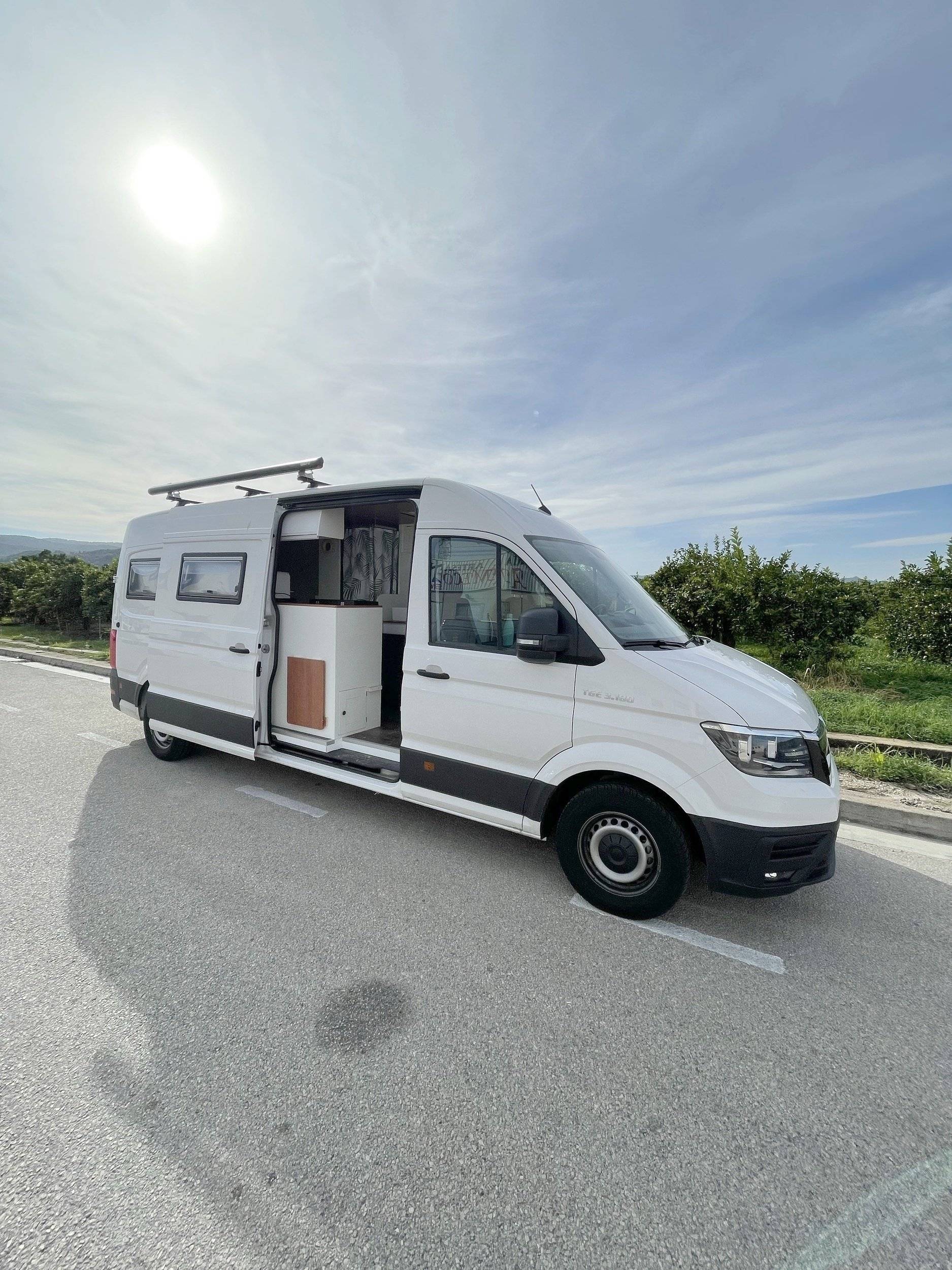 Lage Kastenwagen - Grau i Platja - Volkswagen - 55460 - Yescapa