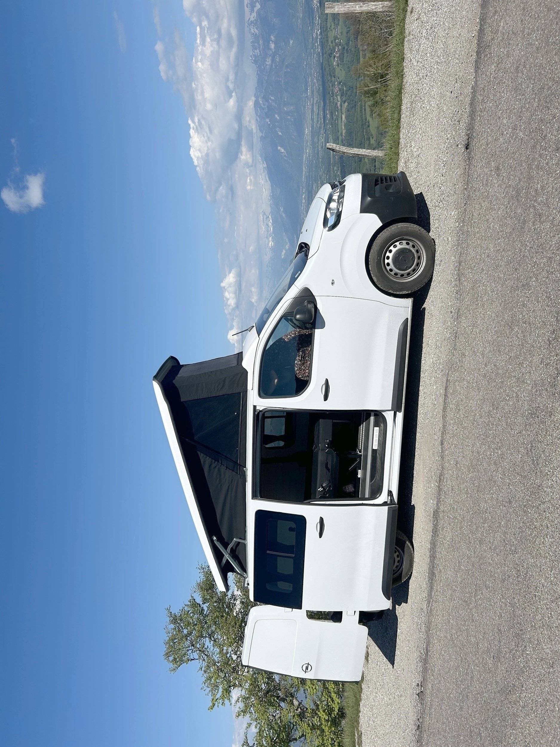 Lage Campingbus - Arbusigny - Opel Vivaro - 78766 - Yescapa