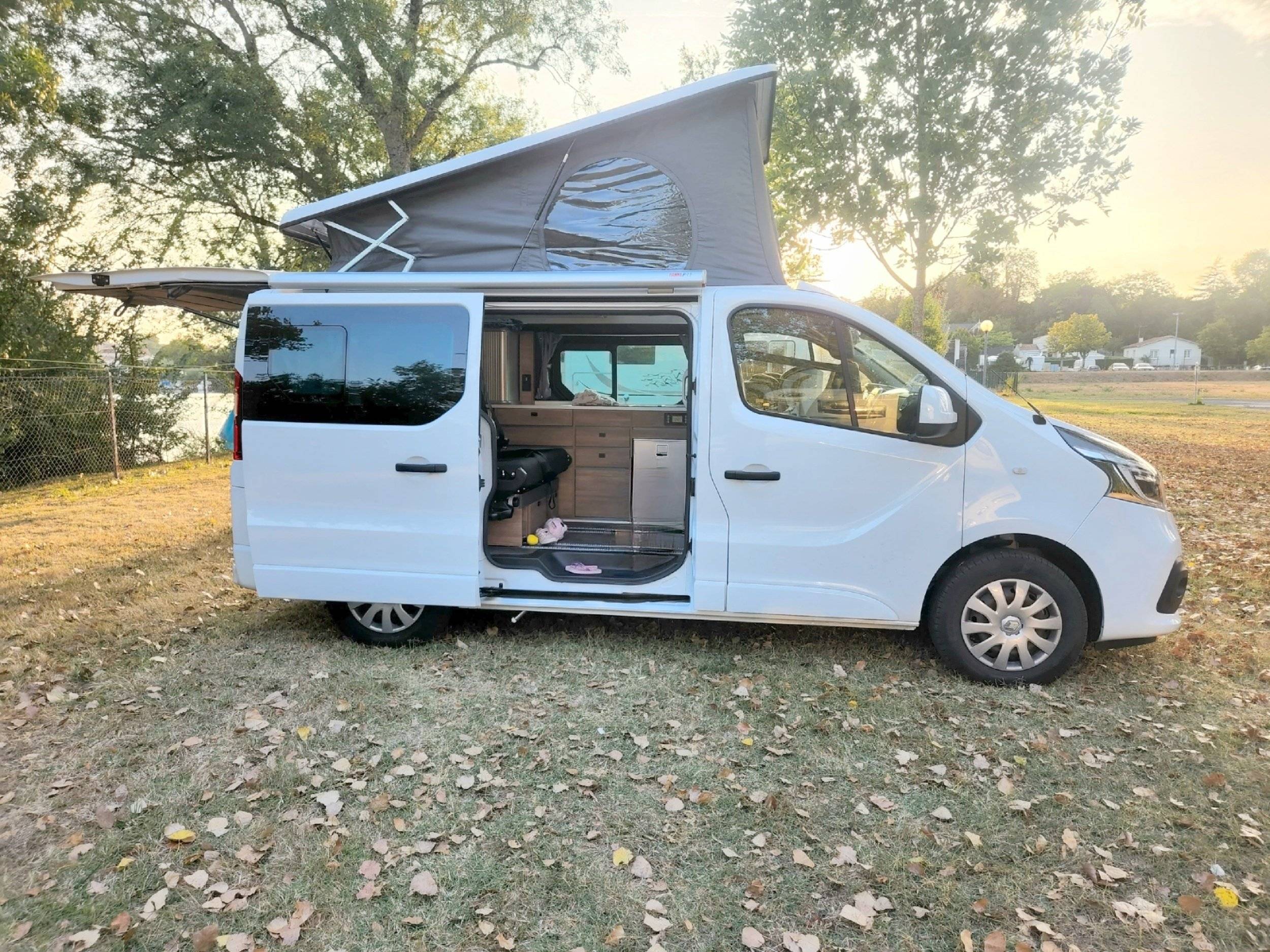 Lage Campingbus - Pérols - Pilote Pilote - 57727 - Yescapa