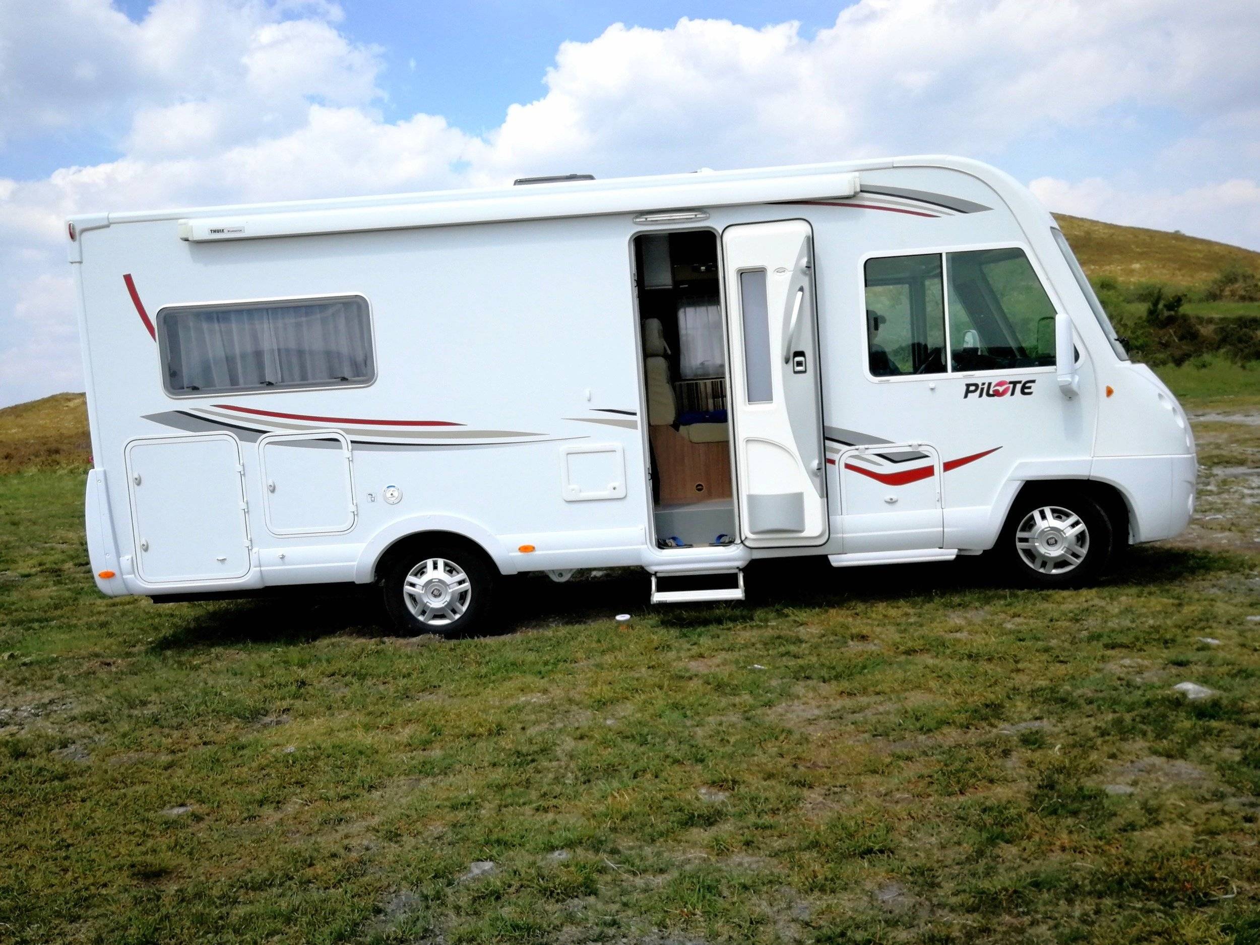 Rent A-class motorhome - Guidel - 14937 - Pilote PILOTE 690… - Yescapa